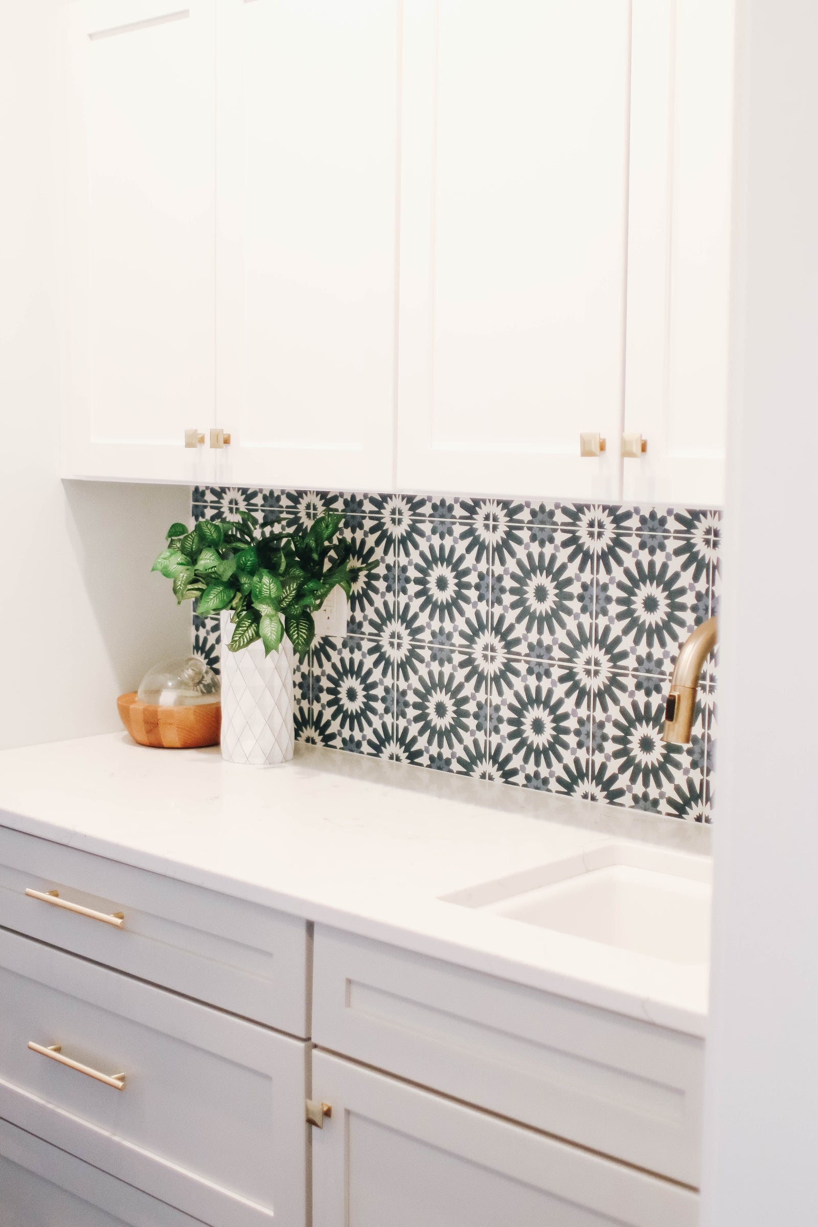 Erizo Blue Ceramic Tile